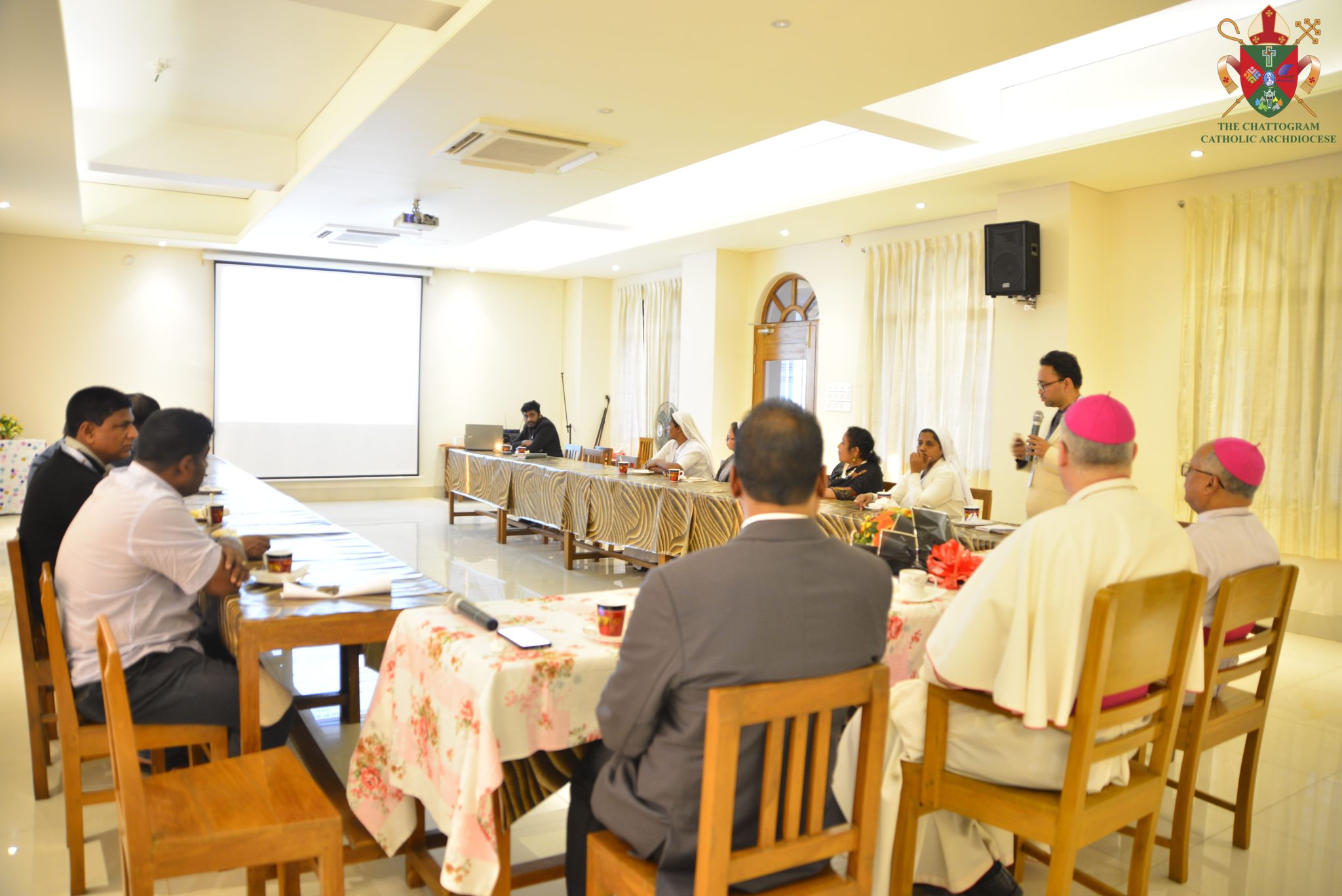 His Excellency Archbishop Kevin Randall, DD meets Chattogram ...